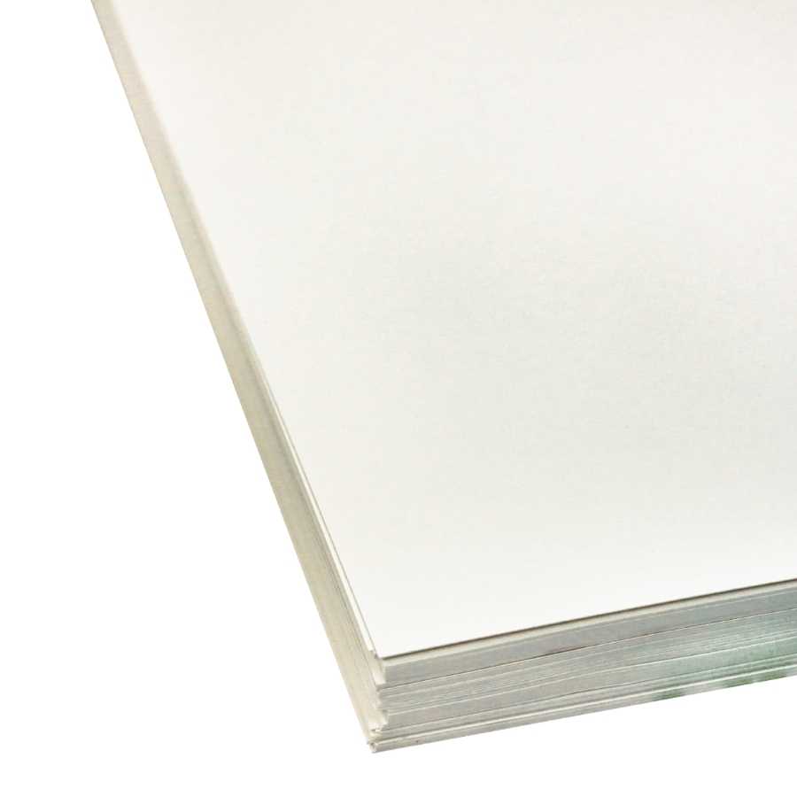 Pliego de papel Foldcote calibre 12, material biodegradable.